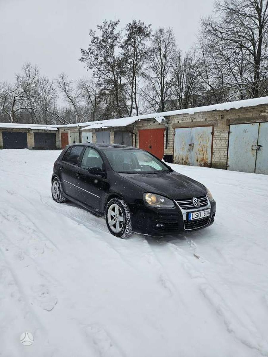 Melns Volkswagen Golf 2007 Trakai, ar dzinēja tilpumu 2.00 L un nobraukumu 31 tūkst. km par 2000 €, foto 1 vietnē AUTOMOTO.COM.LV