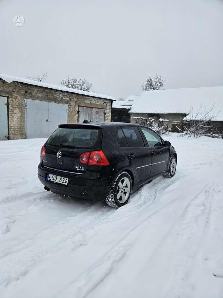 Melns Volkswagen Golf 2007 Trakai, ar dzinēja tilpumu 2.00 L un nobraukumu 31 tūkst. km par 2000 €, foto 3 vietnē AUTOMOTO.COM.LV
