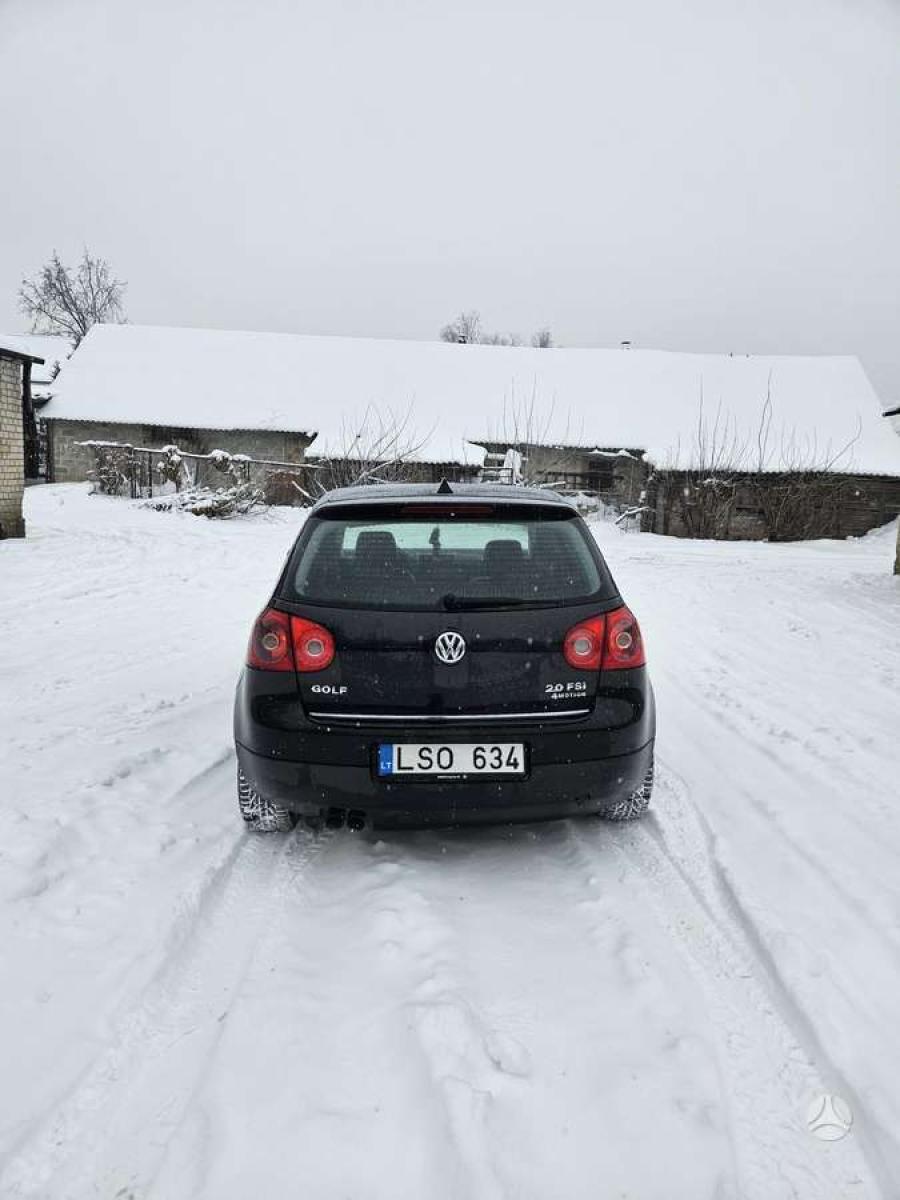 Melns Volkswagen Golf 2007 Trakai, ar dzinēja tilpumu 2.00 L un nobraukumu 31 tūkst. km par 2000 €, foto 4 vietnē AUTOMOTO.COM.LV