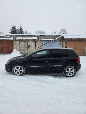 Melns Volkswagen Golf 2007 Trakai, ar dzinēja tilpumu 2.00 L un nobraukumu 31 tūkst. km par 2000 €, foto 6 vietnē AUTOMOTO.COM.LV