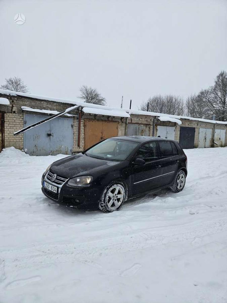Melns Volkswagen Golf 2007 Trakai, ar dzinēja tilpumu 2.00 L un nobraukumu 31 tūkst. km par 2000 €, foto 7 vietnē AUTOMOTO.COM.LV