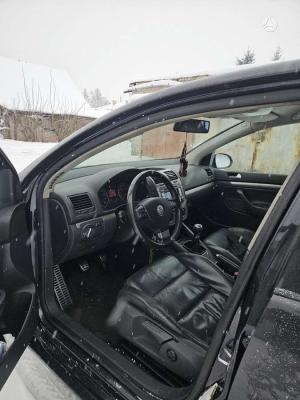 Melns Volkswagen Golf 2007 Trakai, ar dzinēja tilpumu 2.00 L un nobraukumu 31 tūkst. km par 2000 €, foto 10 vietnē AUTOMOTO.COM.LV