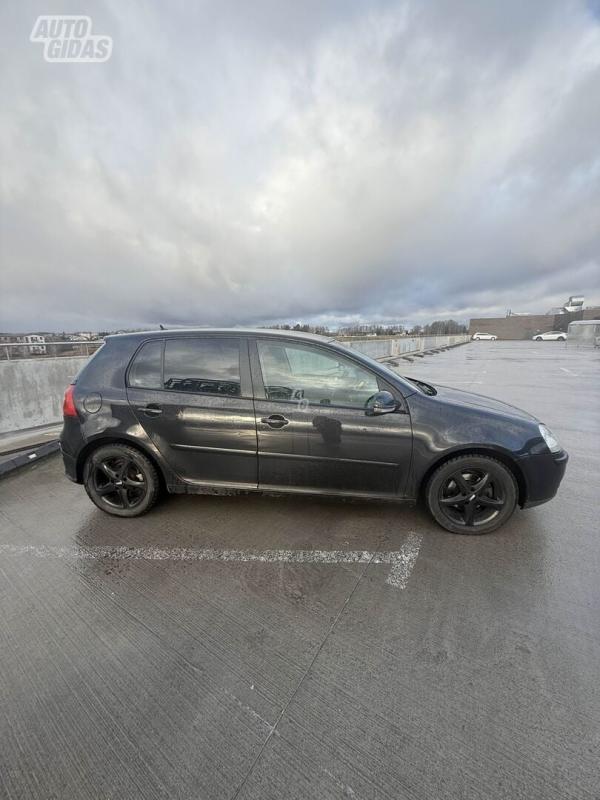 Black Volkswagen Golf 2007 in Vilnius, with an engine capacity of 1.90 L and mileage of 300 thousand km for 1600 €, photo 4 on AUTOMOTO.COM.LV