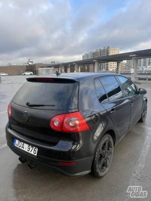 Melns Volkswagen Golf 2007 Viļņa, ar dzinēja tilpumu 1.90 L un nobraukumu 300 tūkst. km par 1600 €, foto 5 vietnē AUTOMOTO.COM.LV