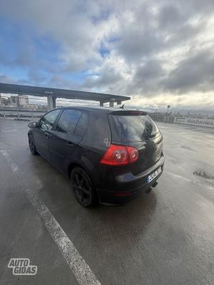 Melns Volkswagen Golf 2007 Viļņa, ar dzinēja tilpumu 1.90 L un nobraukumu 300 tūkst. km par 1600 €, foto 7 vietnē AUTOMOTO.COM.LV