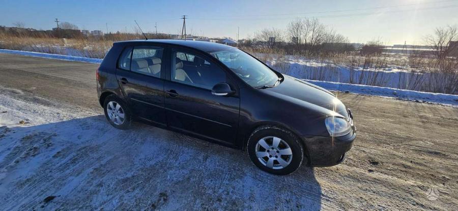 Black Volkswagen Golf 2007 in Siauliai, with an engine capacity of 1.90 L and mileage of 238 thousand km for 1750 €, photo 7 on AUTOMOTO.COM.LV