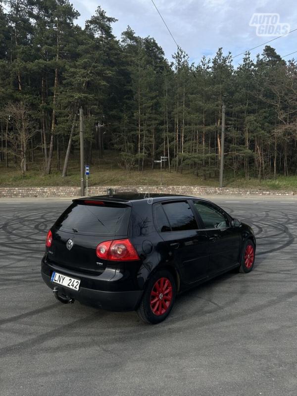 Black Volkswagen Golf 2007 in Kaunas, with an engine capacity of 1.90 L and mileage of 440 thousand km for 1500 €, photo 2 on AUTOMOTO.COM.LV