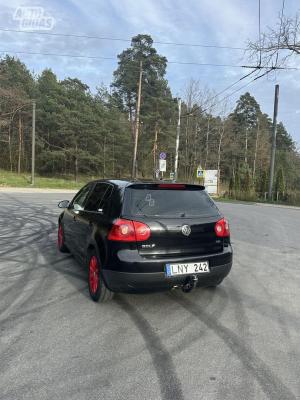 Melns Volkswagen Golf 2007 Kauņa, ar dzinēja tilpumu 1.90 L un nobraukumu 440 tūkst. km par 1500 €, foto 4 vietnē AUTOMOTO.COM.LV