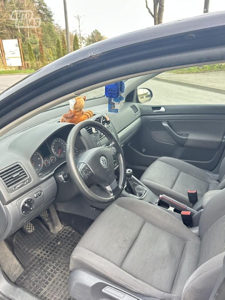 Melns Volkswagen Golf 2007 Kauņa, ar dzinēja tilpumu 1.90 L un nobraukumu 440 tūkst. km par 1500 €, foto 6 vietnē AUTOMOTO.COM.LV
