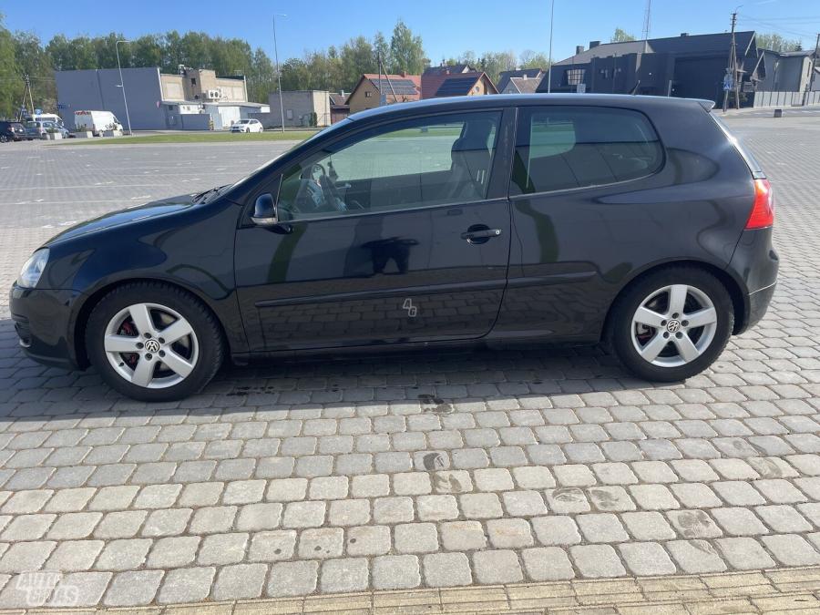 Black Volkswagen Golf 2007 in Vilnius, with an engine capacity of 1.40 L and mileage of 200 thousand km for 1750 €, photo 5 on AUTOMOTO.COM.LV