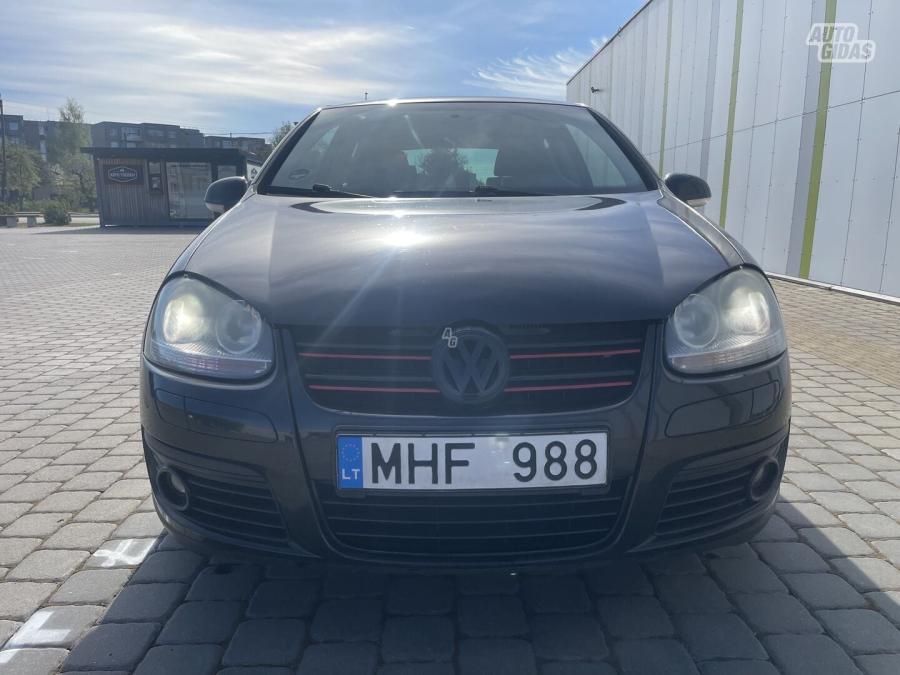 Black Volkswagen Golf 2007 in Vilnius, with an engine capacity of 1.40 L and mileage of 200 thousand km for 1750 €, photo 9 on AUTOMOTO.COM.LV