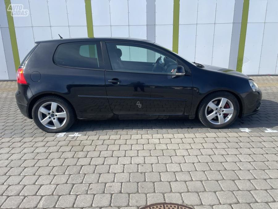 Black Volkswagen Golf 2007 in Vilnius, with an engine capacity of 1.40 L and mileage of 200 thousand km for 1750 €, photo 12 on AUTOMOTO.COM.LV