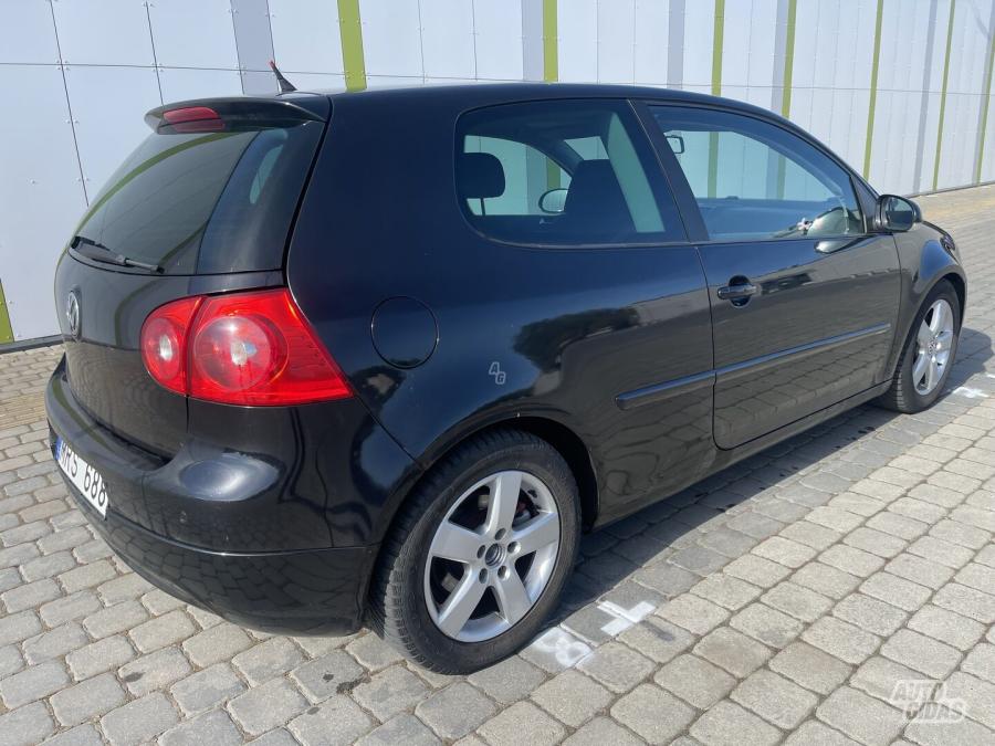 Black Volkswagen Golf 2007 in Vilnius, with an engine capacity of 1.40 L and mileage of 200 thousand km for 1750 €, photo 13 on AUTOMOTO.COM.LV