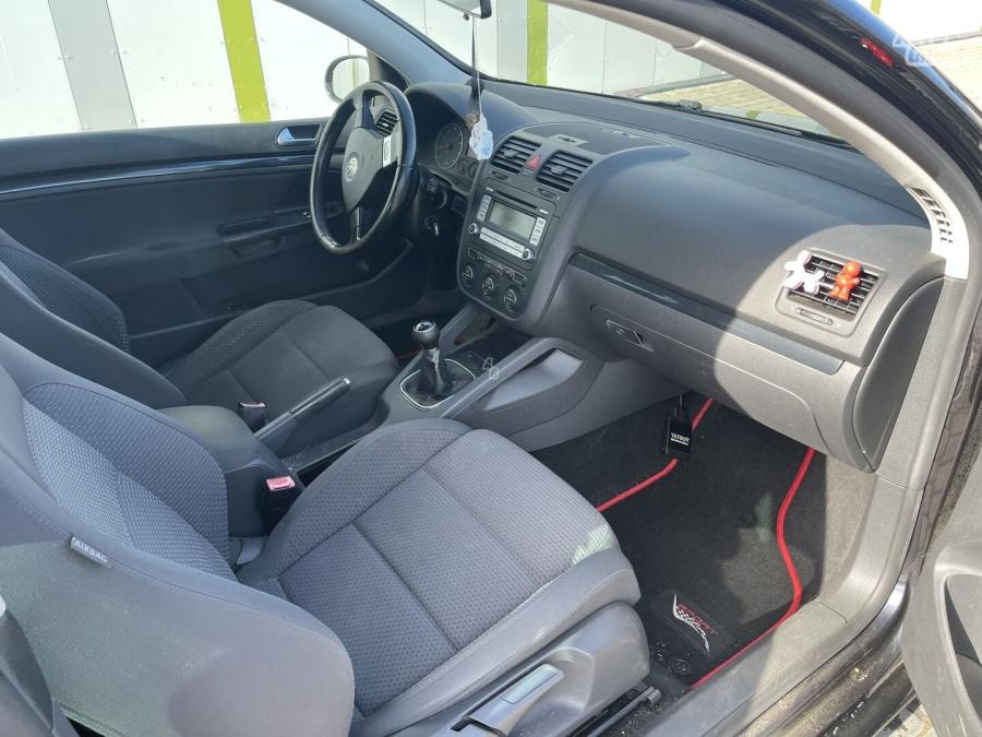 Black Volkswagen Golf 2007 in Vilnius, with an engine capacity of 1.40 L and mileage of 200 thousand km for 1750 €, photo 19 on AUTOMOTO.COM.LV