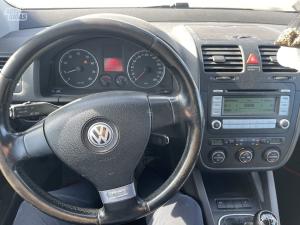 Black Volkswagen Golf 2007 in Vilnius, with an engine capacity of 1.40 L and mileage of 200 thousand km for 1750 €, photo 21 on AUTOMOTO.COM.LV
