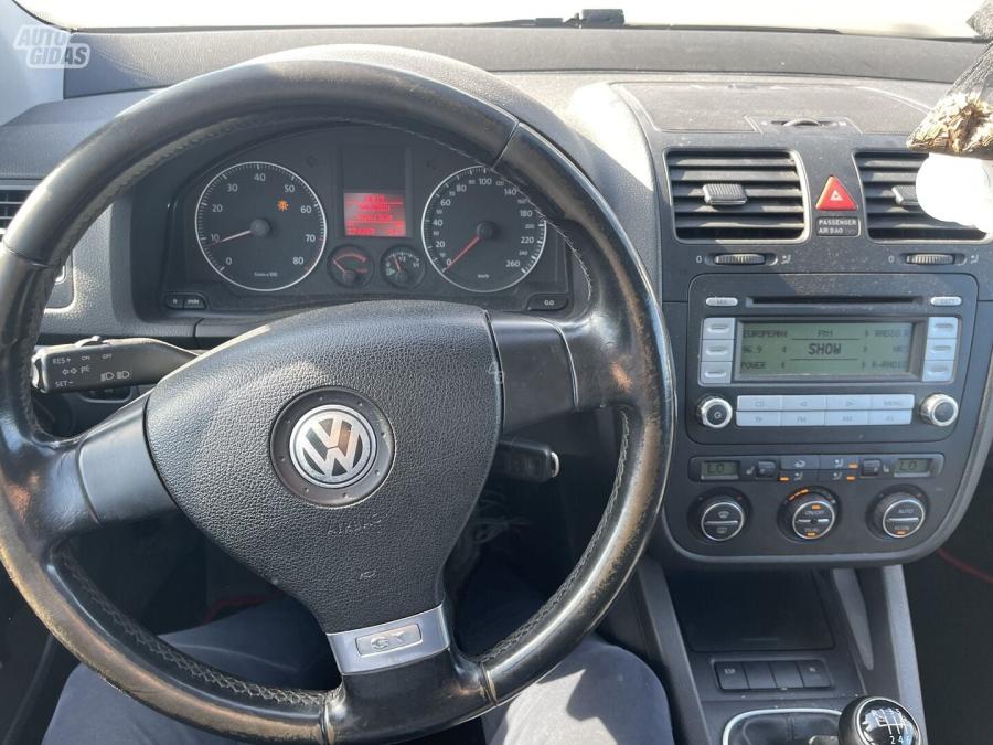 Black Volkswagen Golf 2007 in Vilnius, with an engine capacity of 1.40 L and mileage of 200 thousand km for 1750 €, photo 21 on AUTOMOTO.COM.LV