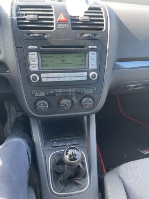 Black Volkswagen Golf 2007 in Vilnius, with an engine capacity of 1.40 L and mileage of 200 thousand km for 1750 €, photo 22 on AUTOMOTO.COM.LV