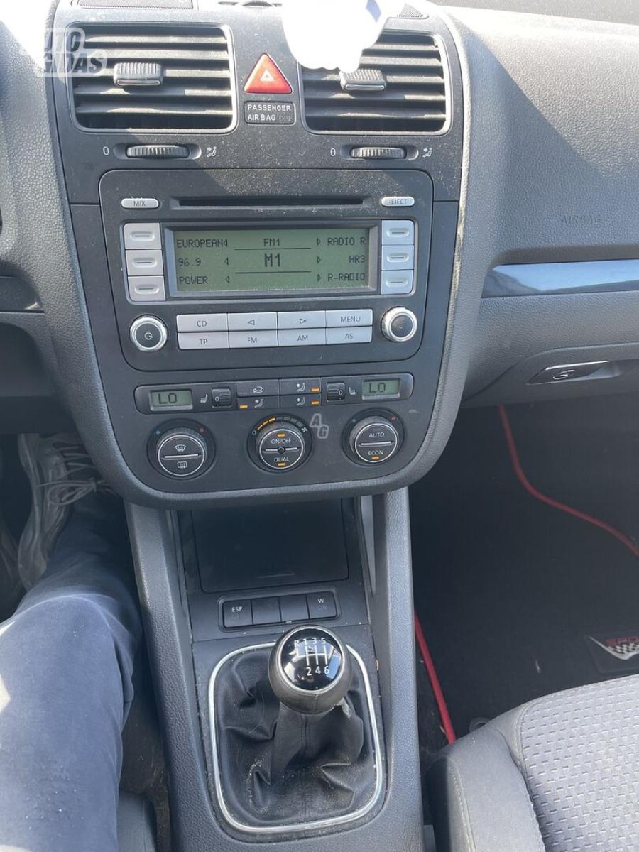 Black Volkswagen Golf 2007 in Vilnius, with an engine capacity of 1.40 L and mileage of 200 thousand km for 1750 €, photo 22 on AUTOMOTO.COM.LV