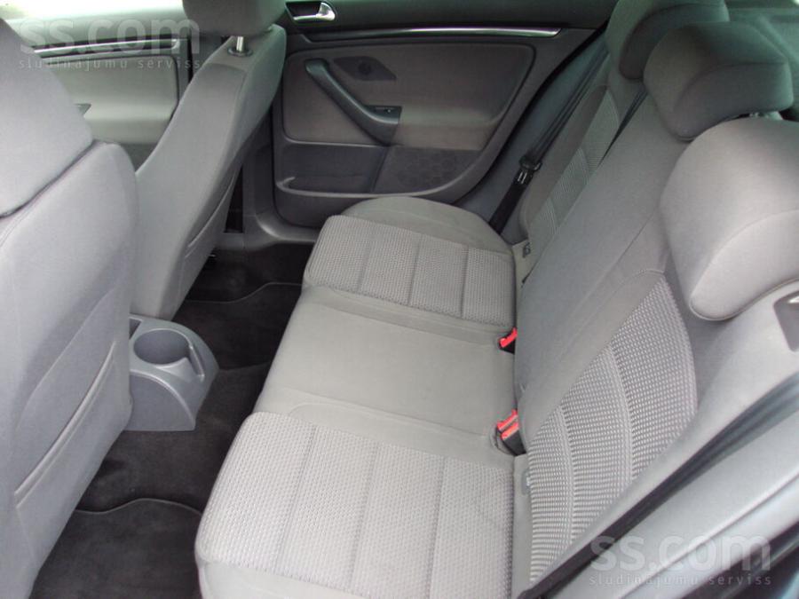 Black Volkswagen Golf 2007 in Riga, with an engine capacity of 2.00 L and mileage of 200 thousand km for 6000 €, photo 6 on AUTOMOTO.COM.LV