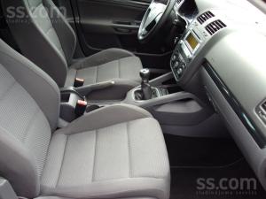 Black Volkswagen Golf 2007 in Riga, with an engine capacity of 2.00 L and mileage of 200 thousand km for 6000 €, photo 8 on AUTOMOTO.COM.LV