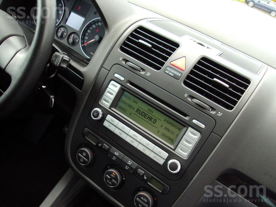 Black Volkswagen Golf 2007 in Riga, with an engine capacity of 2.00 L and mileage of 200 thousand km for 6000 €, photo 9 on AUTOMOTO.COM.LV