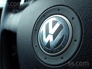 Black Volkswagen Golf 2007 in Riga, with an engine capacity of 2.00 L and mileage of 200 thousand km for 6000 €, photo 13 on AUTOMOTO.COM.LV
