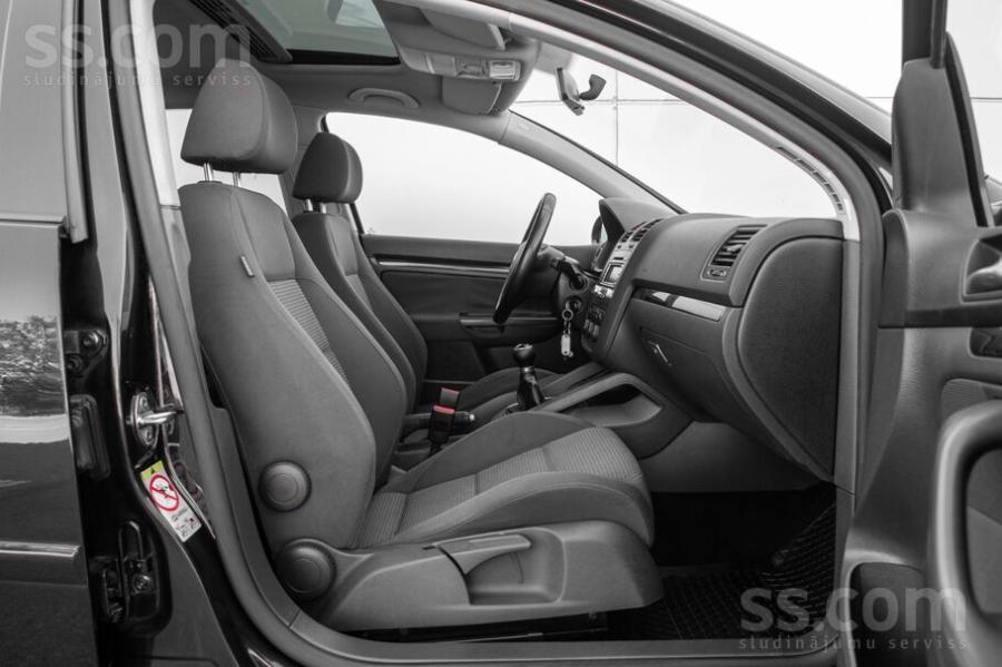 Black Volkswagen Golf 2007 in Riga, with an engine capacity of 1.40 L and mileage of 0 thousand km for 2590 €, photo 10 on AUTOMOTO.COM.LV