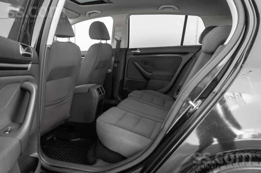 Black Volkswagen Golf 2007 in Riga, with an engine capacity of 1.40 L and mileage of 0 thousand km for 2590 €, photo 11 on AUTOMOTO.COM.LV