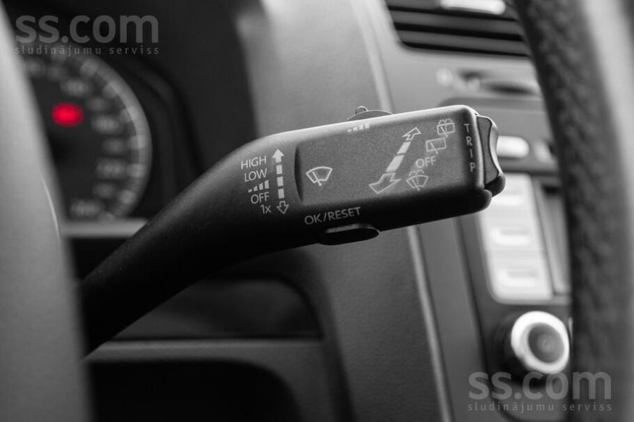 Black Volkswagen Golf 2007 in Riga, with an engine capacity of 1.40 L and mileage of 0 thousand km for 2590 €, photo 19 on AUTOMOTO.COM.LV