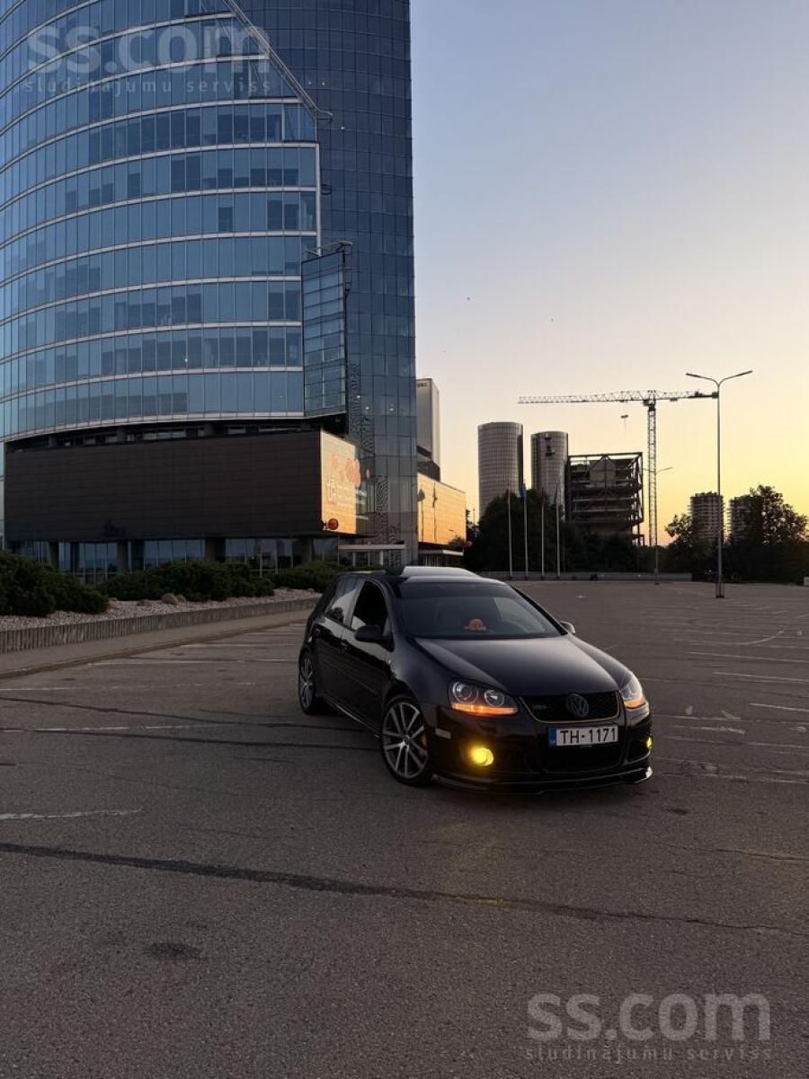 Melns Volkswagen Golf 2007 Jēkabpils, ar dzinēja tilpumu 2.00 L un nobraukumu 305 tūkst. km par 4599 €, foto 3 vietnē AUTOMOTO.COM.LV