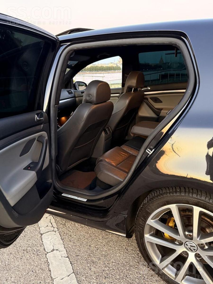 Melns Volkswagen Golf 2007 Jēkabpils, ar dzinēja tilpumu 2.00 L un nobraukumu 305 tūkst. km par 4599 €, foto 13 vietnē AUTOMOTO.COM.LV