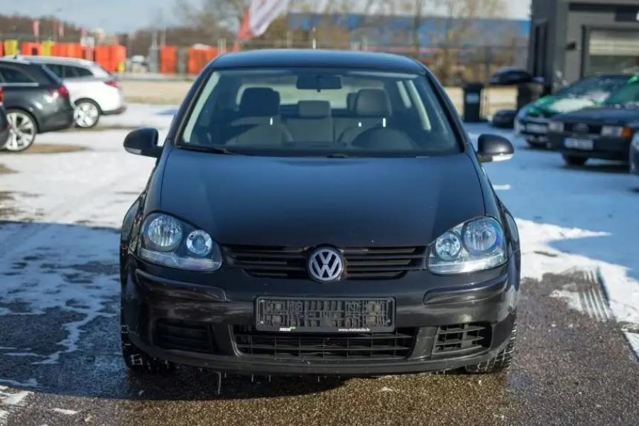 Melns Volkswagen Golf 2007 Liepāja, ar dzinēja tilpumu 2.00 L un nobraukumu 299 tūkst. km par 2850 €, foto 7 vietnē AUTOMOTO.COM.LV