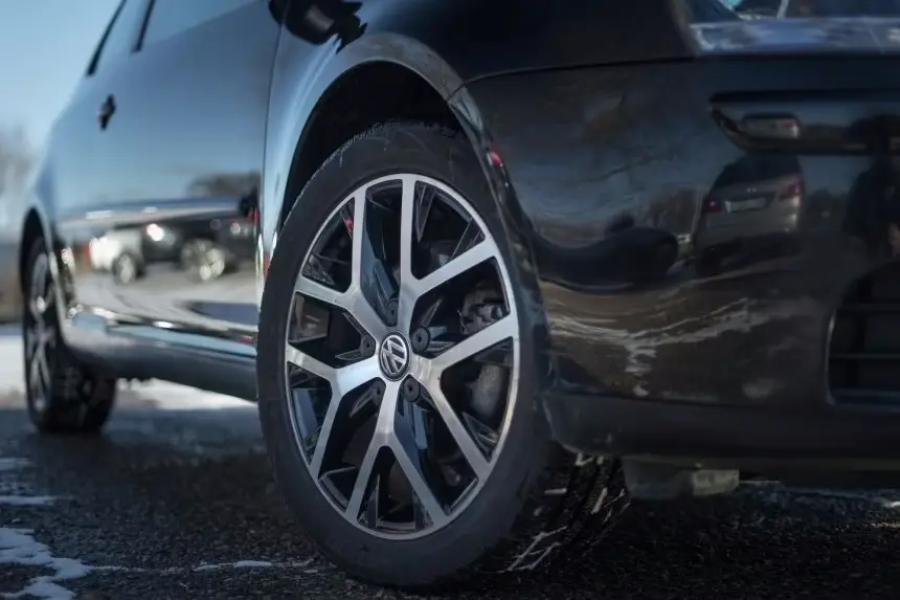 Melns Volkswagen Golf 2007 Liepāja, ar dzinēja tilpumu 2.00 L un nobraukumu 299 tūkst. km par 2850 €, foto 8 vietnē AUTOMOTO.COM.LV