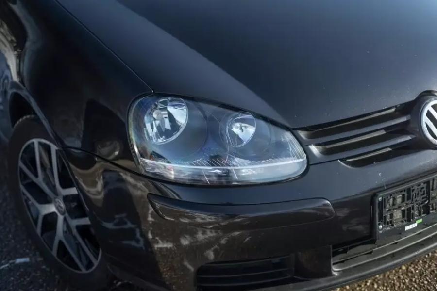 Melns Volkswagen Golf 2007 Liepāja, ar dzinēja tilpumu 2.00 L un nobraukumu 299 tūkst. km par 2850 €, foto 9 vietnē AUTOMOTO.COM.LV