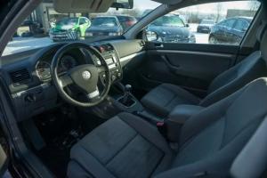 Melns Volkswagen Golf 2007 Liepāja, ar dzinēja tilpumu 2.00 L un nobraukumu 299 tūkst. km par 2850 €, foto 11 vietnē AUTOMOTO.COM.LV