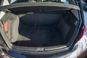 Melns Volkswagen Golf 2007 Liepāja, ar dzinēja tilpumu 2.00 L un nobraukumu 299 tūkst. km par 2850 €, foto 13 vietnē AUTOMOTO.COM.LV