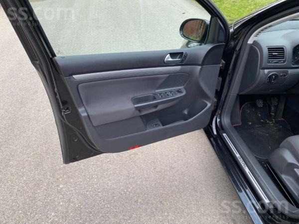 Black Volkswagen Golf 2007 in Ludza, with an engine capacity of 1.90 L and mileage of 0 thousand km for 3400 €, photo 10 on AUTOMOTO.COM.LV