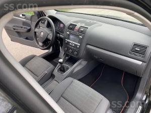 Melns Volkswagen Golf 2007 Ludza, ar dzinēja tilpumu 1.90 L un nobraukumu 0 tūkst. km par 3400 €, foto 19 vietnē AUTOMOTO.COM.LV