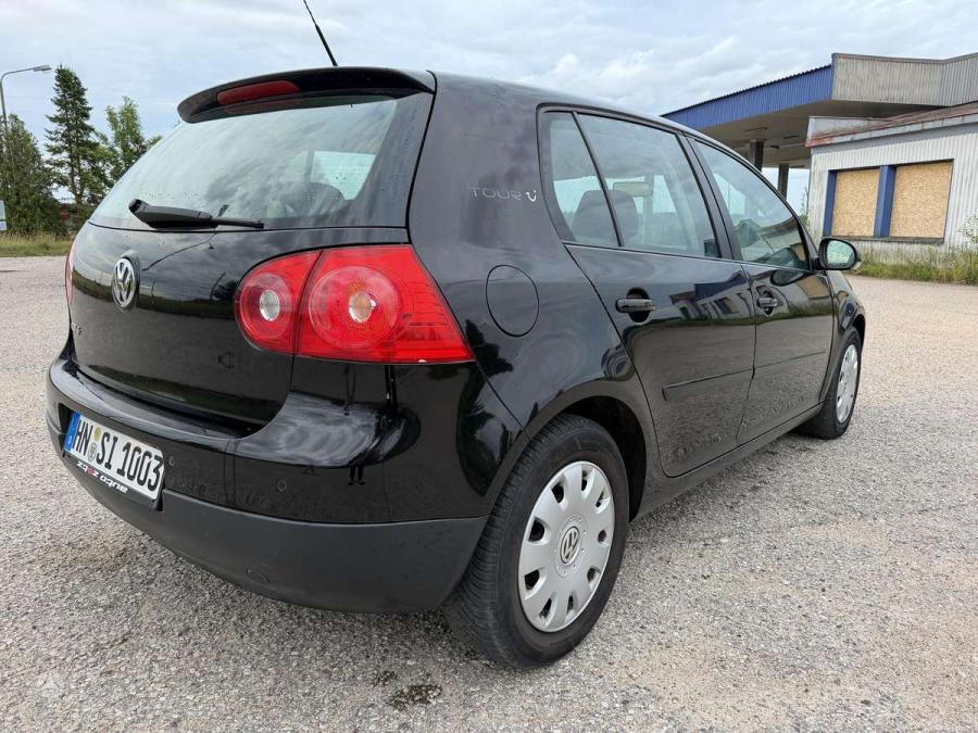 Melns Volkswagen Golf 2007 Šalčininkai, ar dzinēja tilpumu 1.39 L un nobraukumu 209 tūkst. km par 2300 €, foto 5 vietnē AUTOMOTO.COM.LV