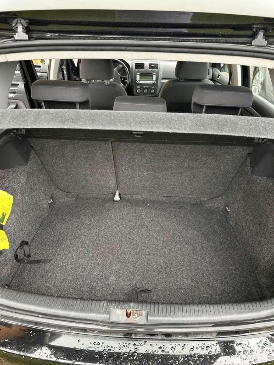 Melns Volkswagen Golf 2007 Šalčininkai, ar dzinēja tilpumu 1.39 L un nobraukumu 209 tūkst. km par 2300 €, foto 15 vietnē AUTOMOTO.COM.LV