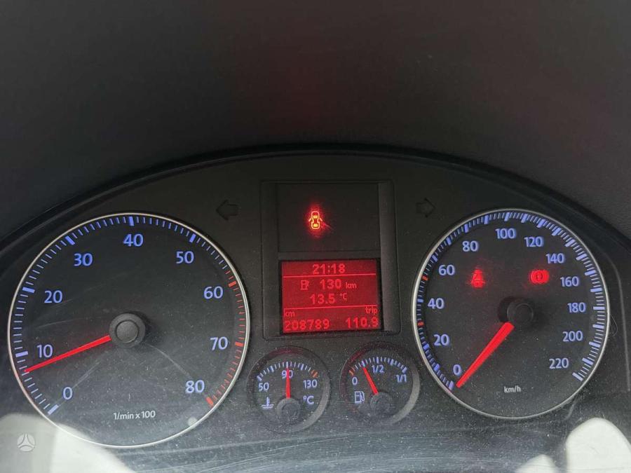 Melns Volkswagen Golf 2007 Šalčininkai, ar dzinēja tilpumu 1.39 L un nobraukumu 209 tūkst. km par 2300 €, foto 16 vietnē AUTOMOTO.COM.LV