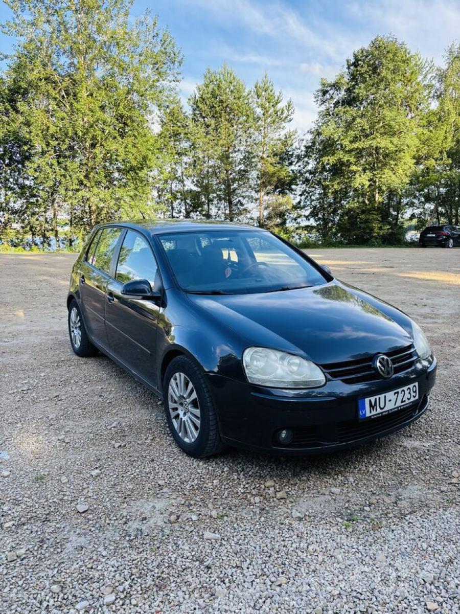 Black Volkswagen Golf 2007 in Riga, with an engine capacity of 1.90 L and mileage of 282 thousand km for 2100 €, photo 1 on AUTOMOTO.COM.LV