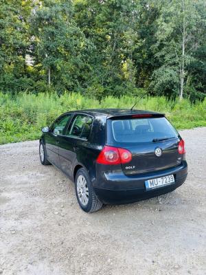 Black Volkswagen Golf 2007 in Riga, with an engine capacity of 1.90 L and mileage of 282 thousand km for 2100 €, photo 4 on AUTOMOTO.COM.LV