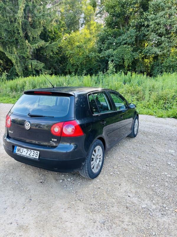 Melns Volkswagen Golf 2007 Rīga, ar dzinēja tilpumu 1.90 L un nobraukumu 282 tūkst. km par 2100 €, foto 4 vietnē AUTOMOTO.COM.LV