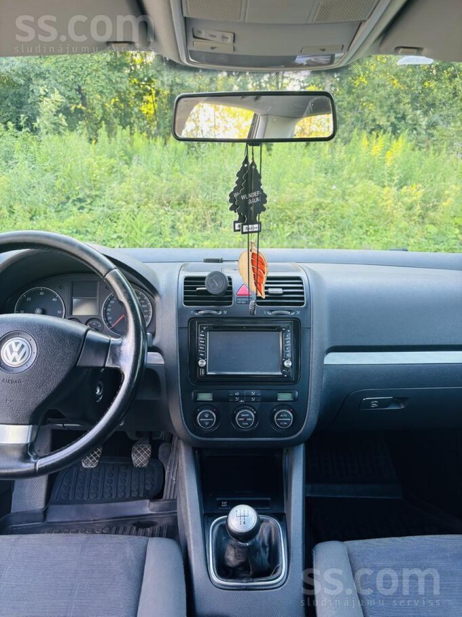 Black Volkswagen Golf 2007 in Riga, with an engine capacity of 1.90 L and mileage of 282 thousand km for 2100 €, photo 10 on AUTOMOTO.COM.LV