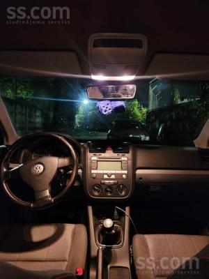 Black Volkswagen Golf 2007 in Riga, with an engine capacity of 1.60 L and mileage of 290 thousand km for 2000 €, photo 5 on AUTOMOTO.COM.LV