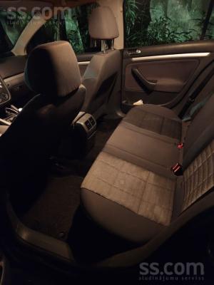 Black Volkswagen Golf 2007 in Riga, with an engine capacity of 1.60 L and mileage of 290 thousand km for 2000 €, photo 7 on AUTOMOTO.COM.LV