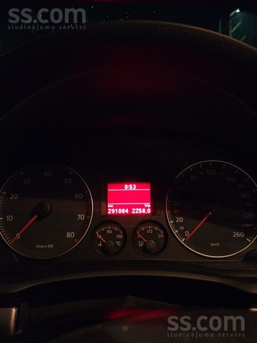 Black Volkswagen Golf 2007 in Riga, with an engine capacity of 1.60 L and mileage of 290 thousand km for 2000 €, photo 8 on AUTOMOTO.COM.LV