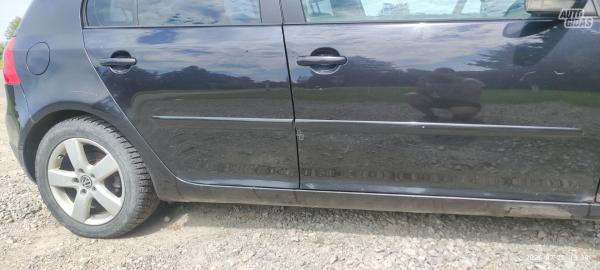 Melns Volkswagen Golf 2007 Pasvalys, ar dzinēja tilpumu 2.00 L un nobraukumu 306 tūkst. km par 1300 €, foto 4 vietnē AUTOMOTO.COM.LV