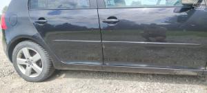 Black Volkswagen Golf 2007 in Pasvalys, with an engine capacity of 2.00 L and mileage of 306 thousand km for 1300 €, photo 5 on AUTOMOTO.COM.LV